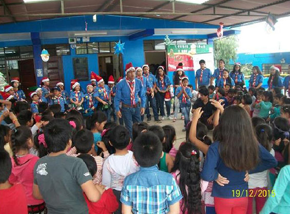 Compartiendo Sonrisas en Navidad - Scouts del Perú